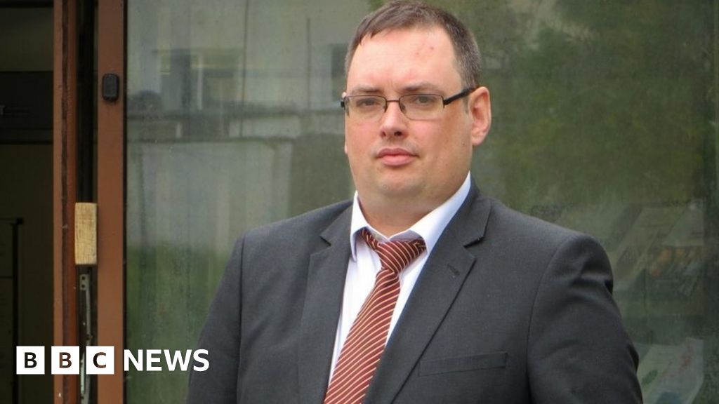 Ceredigion Herald editor Thomas Sinclair loses court appeal - BBC News