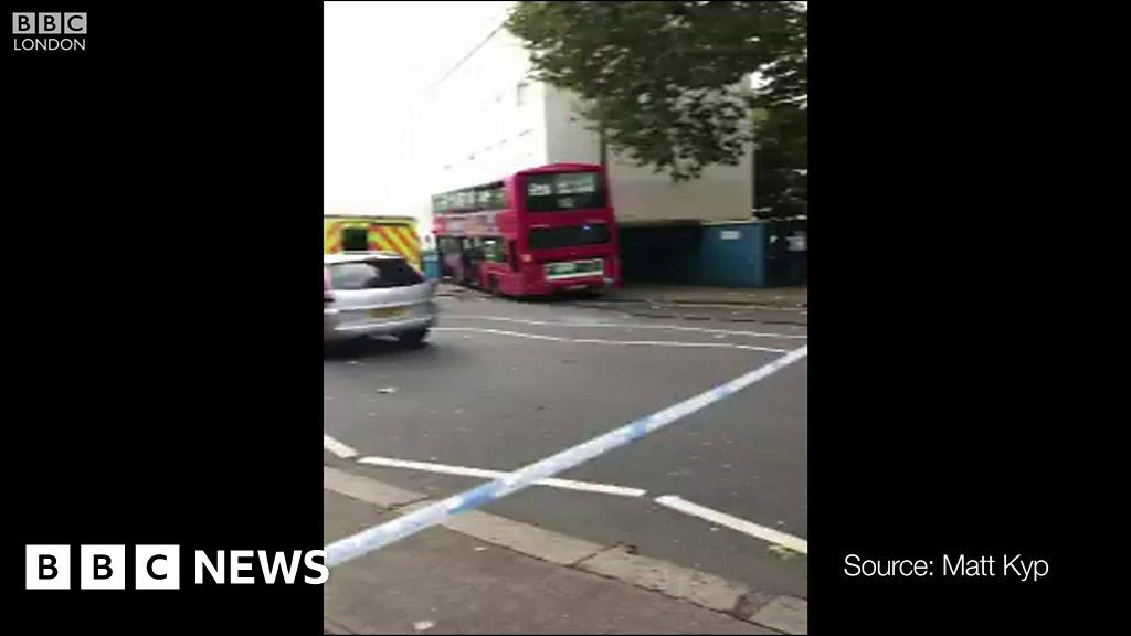 Ladbroke Grove bus crash: 14 injured - BBC News