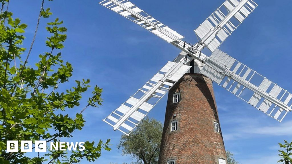 Historic windmill in Norfolk restored for future generations - BBC News