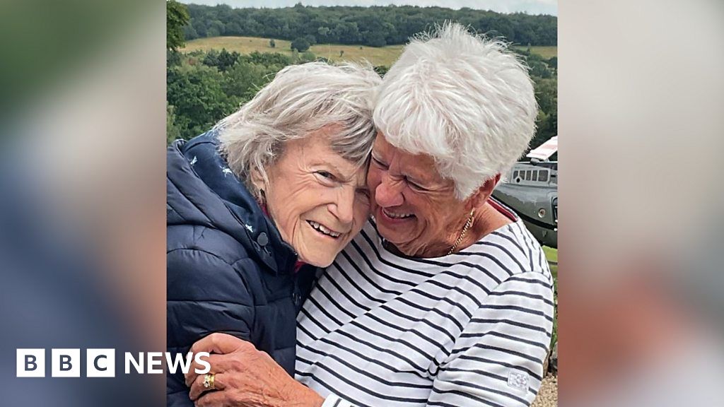 Watch: Best friends reunite in surprise helicopter visit