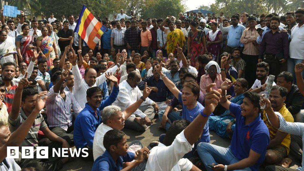Indian Dalit recalls protest that paralysed Mumbai - BBC News