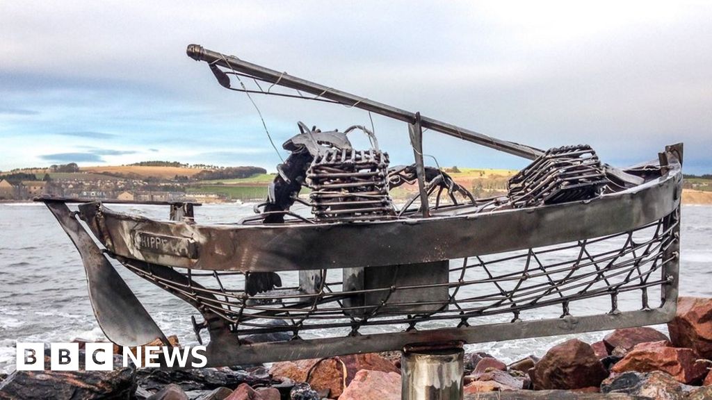 Who is Stonehaven's 'secret sculptor'? - BBC News