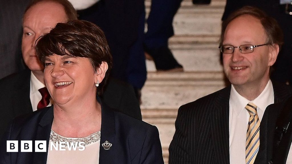 Arlene Foster and Peter Weir are nominated for peerages - BBC News