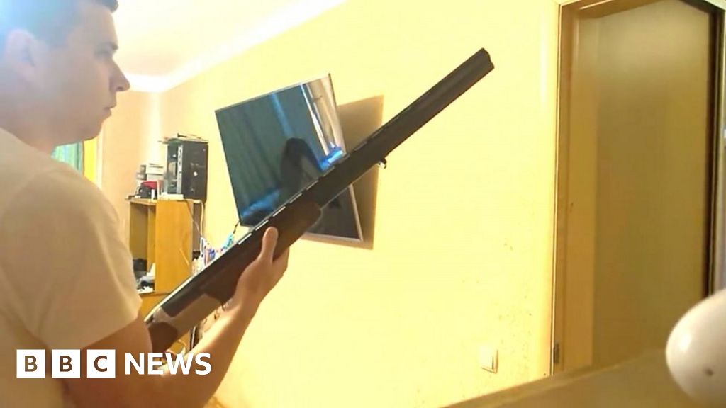 Belarus mass arrests as Lukashenko cracks down after shooting