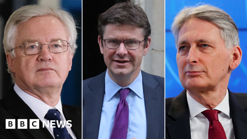 Brexit: Three ministers write 'continuity' letter - BBC News