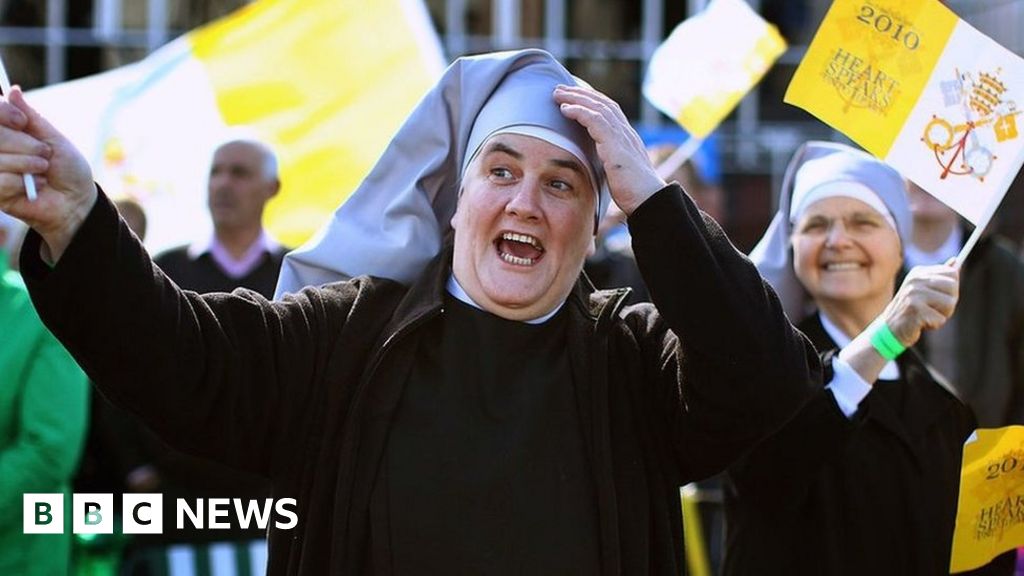 The day Pope Benedict came to Scotland - BBC News