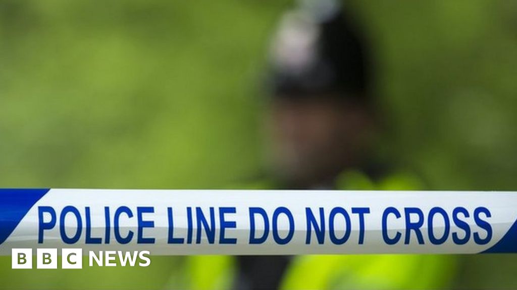 Wigan stabbing: Woman dies of 'catastrophic injuries' - BBC News