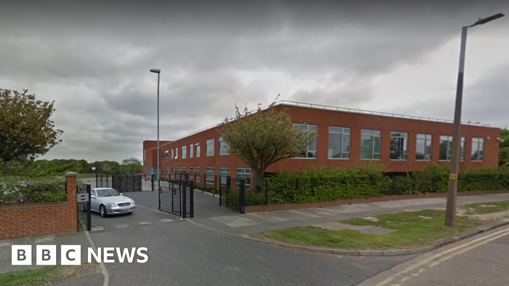 Belfairs Academy: Fifty-five pupils told to isolate on school return ...