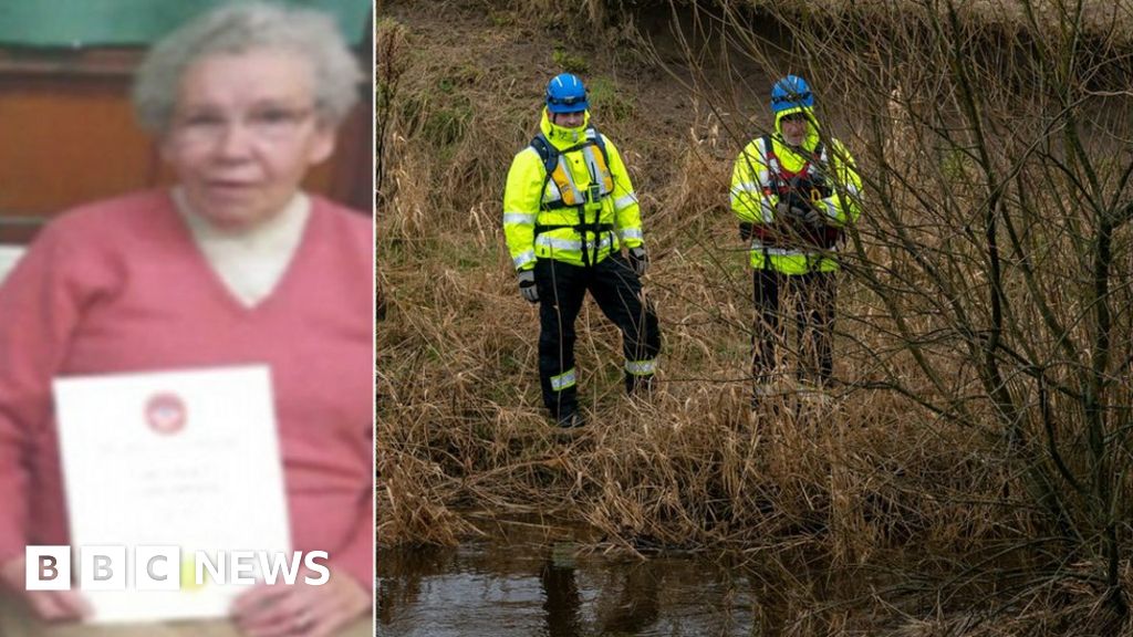 Body found in missing Moray woman search - BBC News