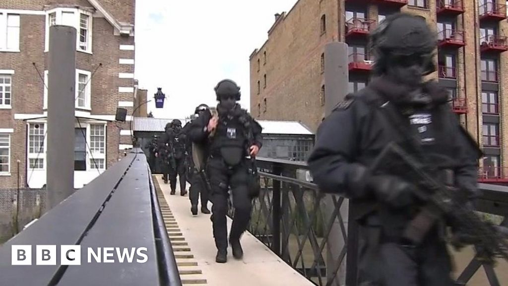 Could attacks like the one in Berlin happen in the UK? - BBC News