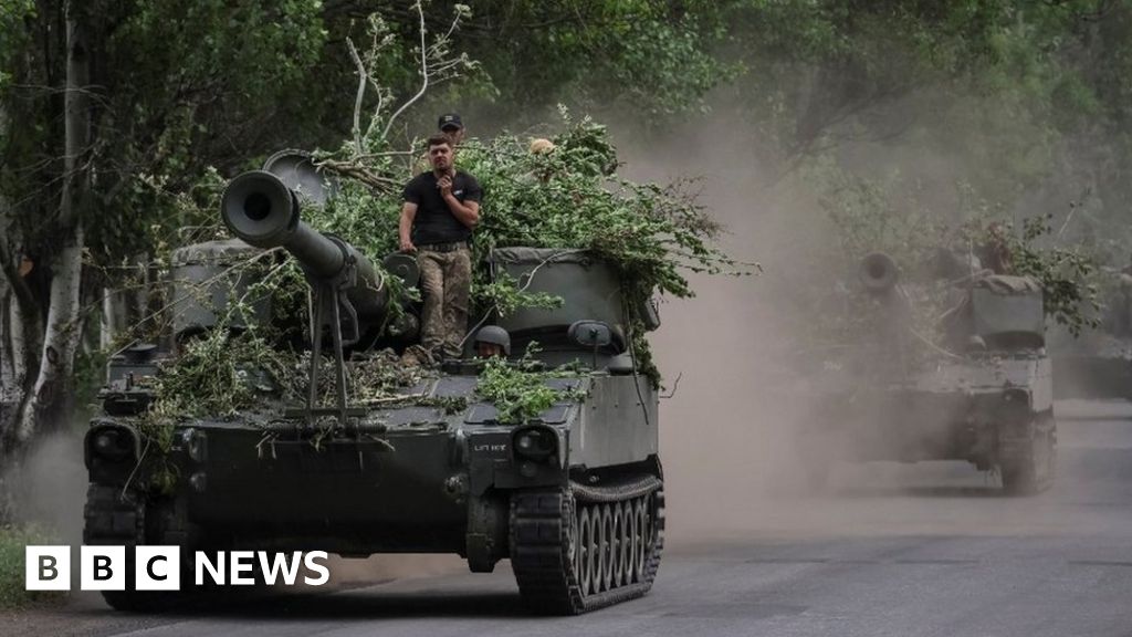 Ukraine war: UK announces latest package of weaponry - BBC News