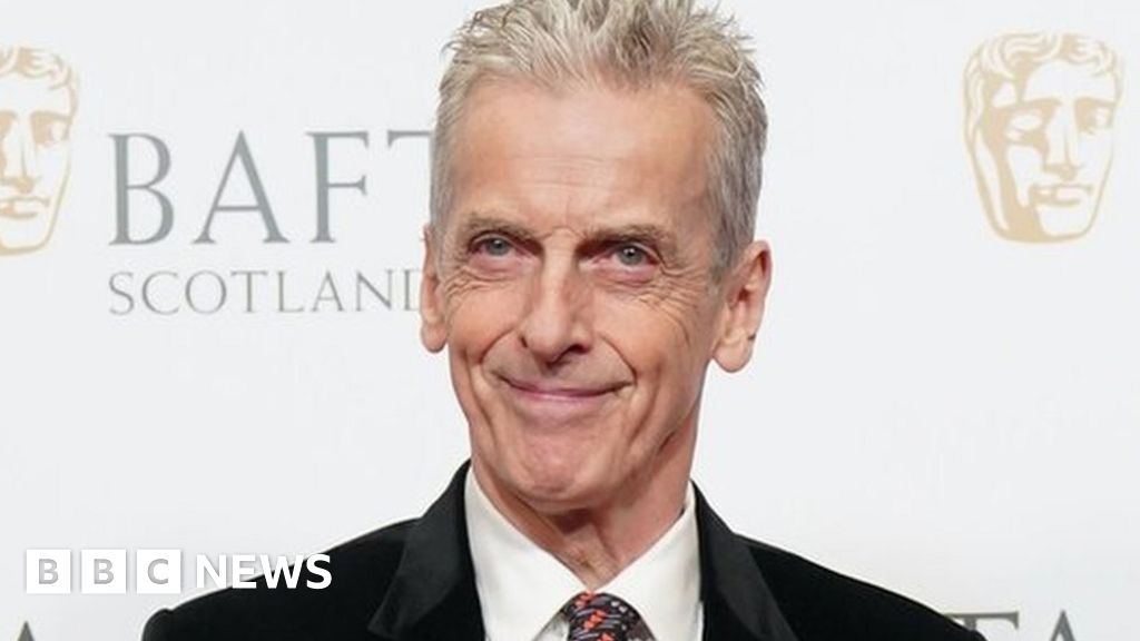 Baftas: Capaldi credits success to 'being born in Scotland' - BBC News