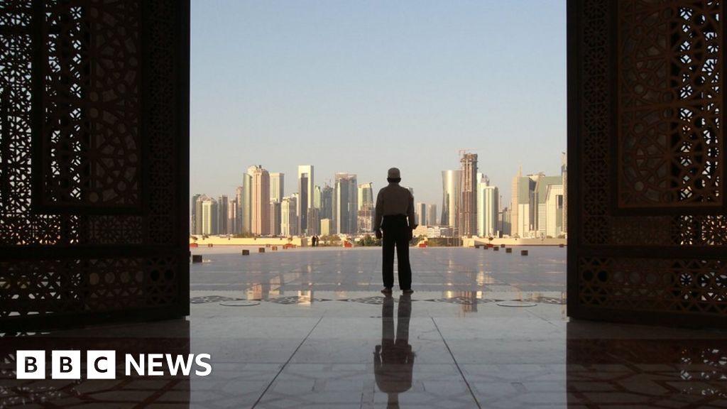 Qatar blockade: US urges Gulf states to ease restrictions - BBC News