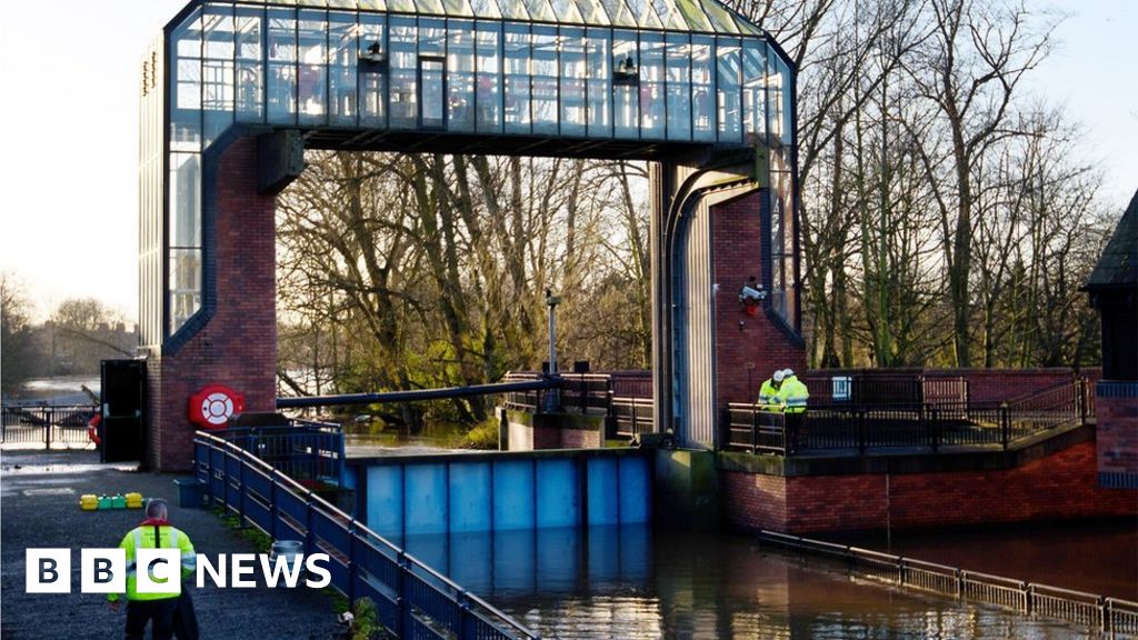 York's Foss flood barrier: Upgrade work costs more than double