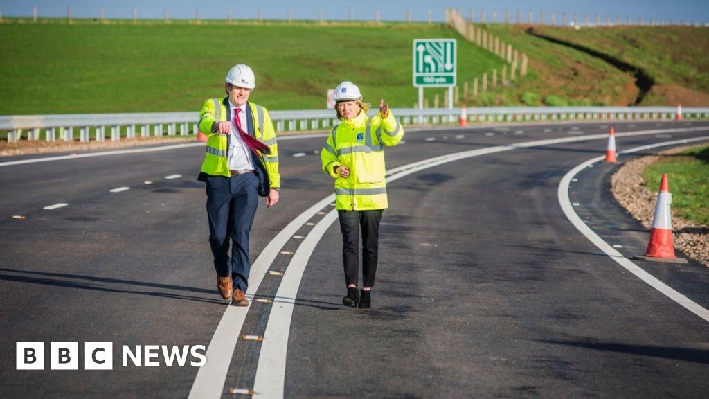 Long-awaited A77 Maybole bypass officially opens - BBC News