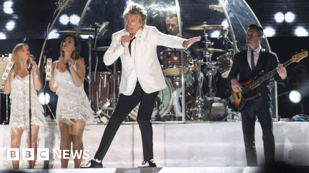 Rod Stewart gigs at football stadiums in Inverness and Kilmarnock - BBC ...