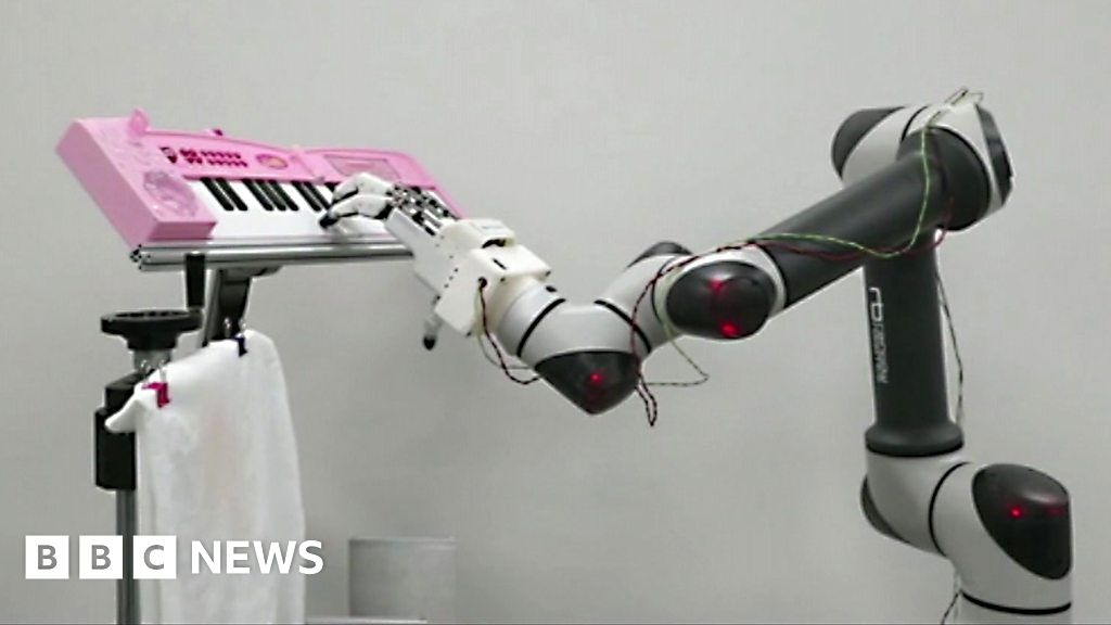 Robot hand shows gentle touch and other tech news