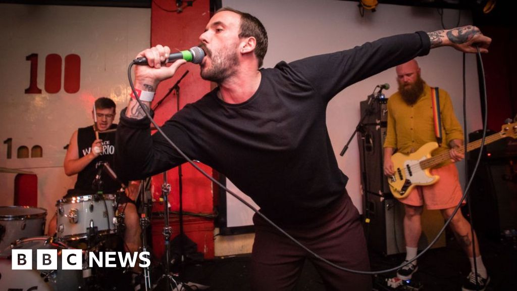 London's 100 Club will 'rethink' plans not to publish stage times - BBC ...