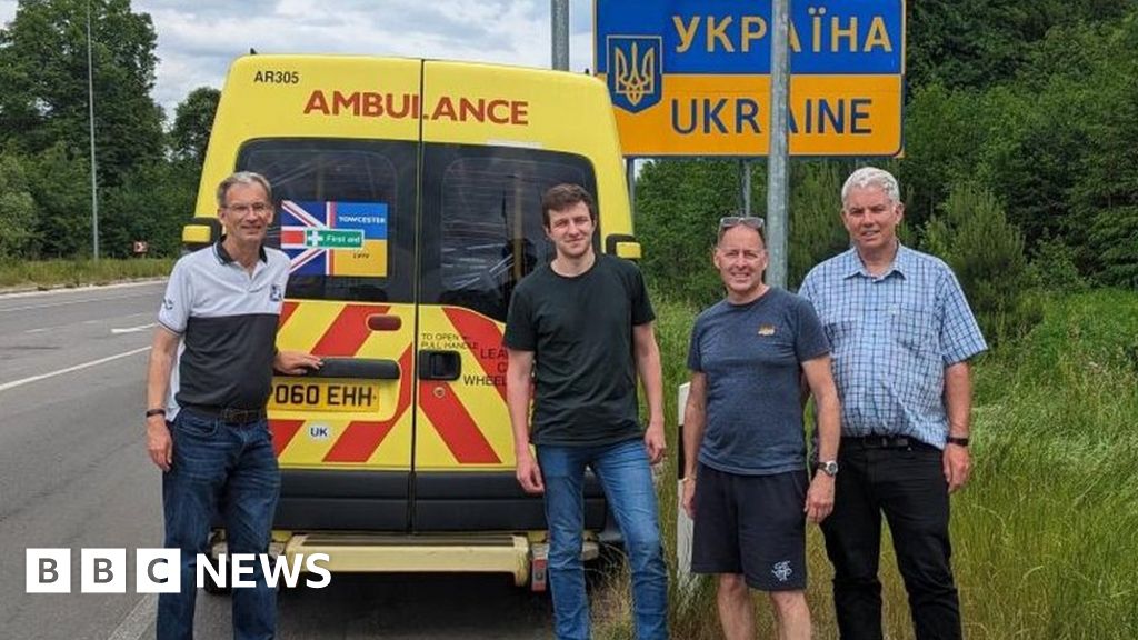 Towcester twins with Ukraine city in 'emotional moment' - BBC News
