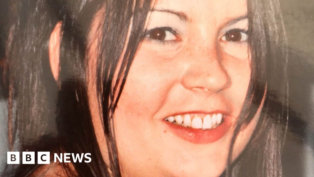 Emma Jane Moore was victim of Dumfries town centre fire - BBC News