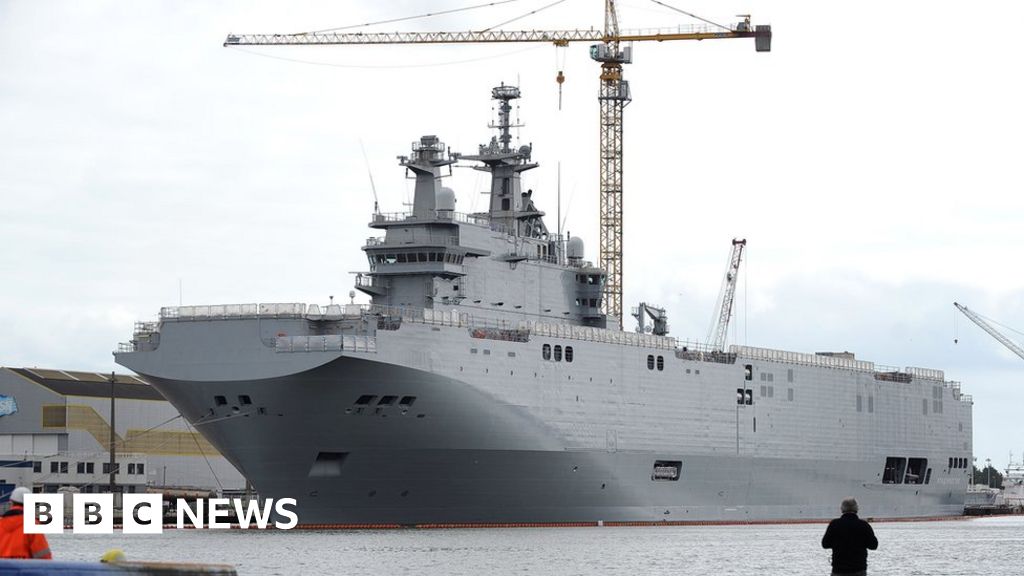 Russia Mistral: Hollande denies striking compensation deal - BBC News