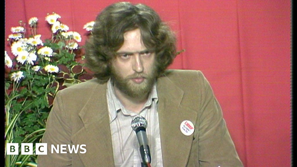 Image makeover in Jeremy Corbyn's wardrobe - BBC News