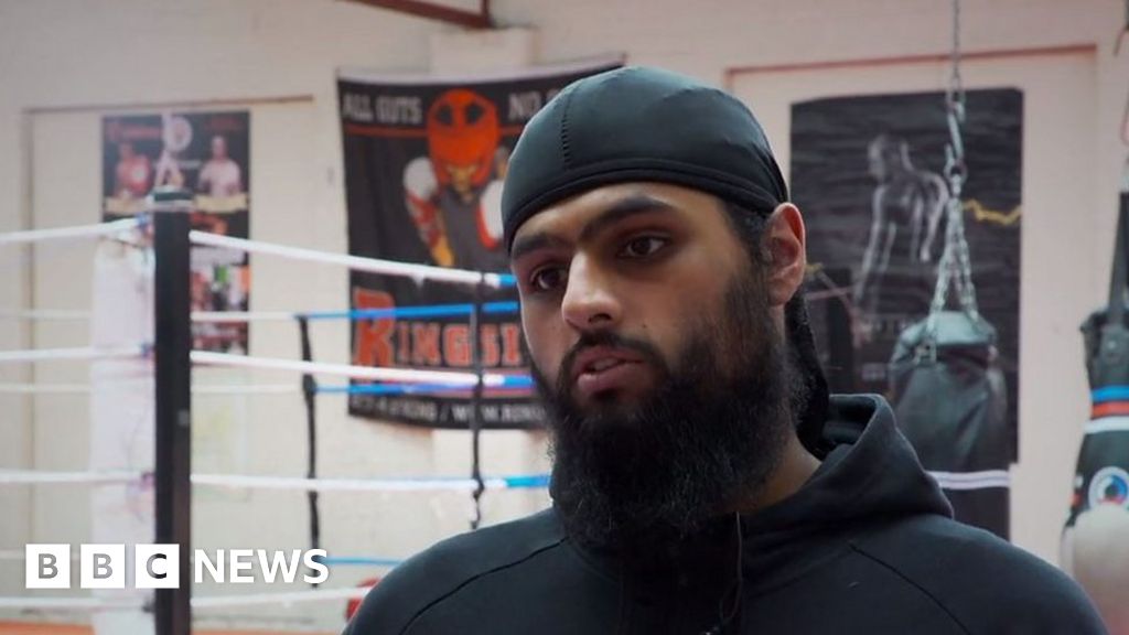 Boxing beard ban not fair says Cardiff University student - BBC News