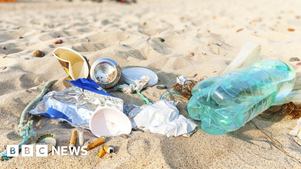 Causeway Coast: Fine warning for beach littering - BBC News