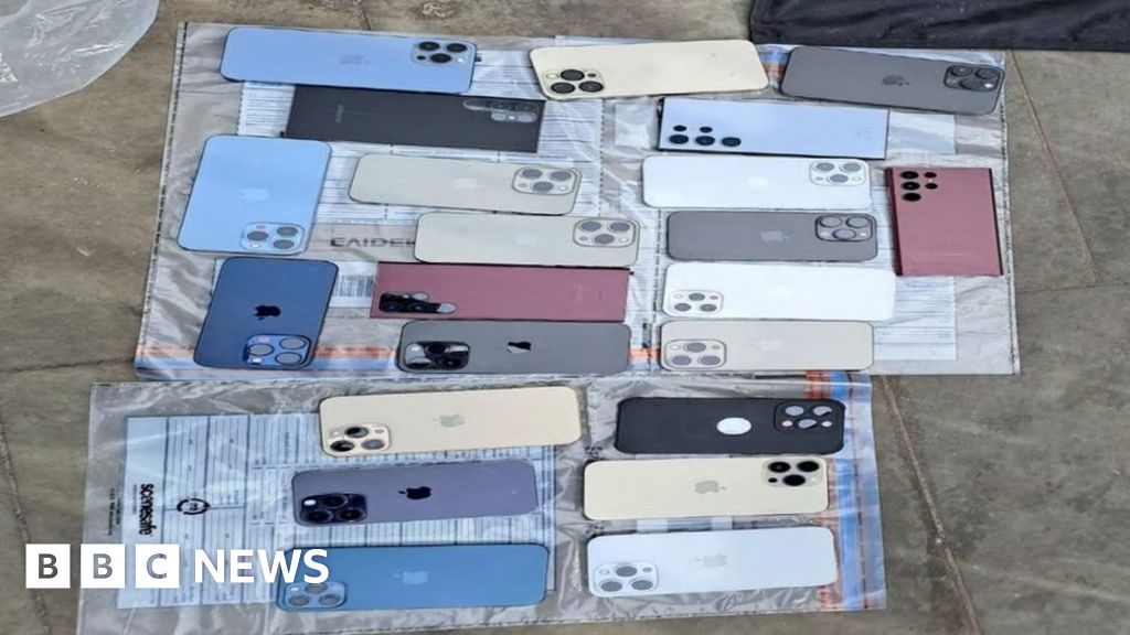 City of London Police want to return 13 stolen phones to owners - BBC News