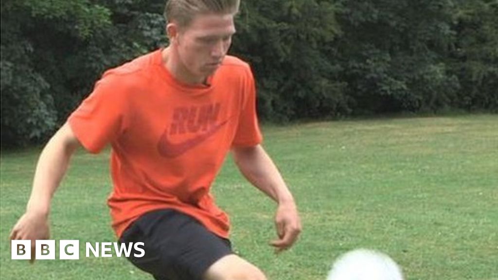 Team GB footballers go for gold at the Special Olympics - BBC News