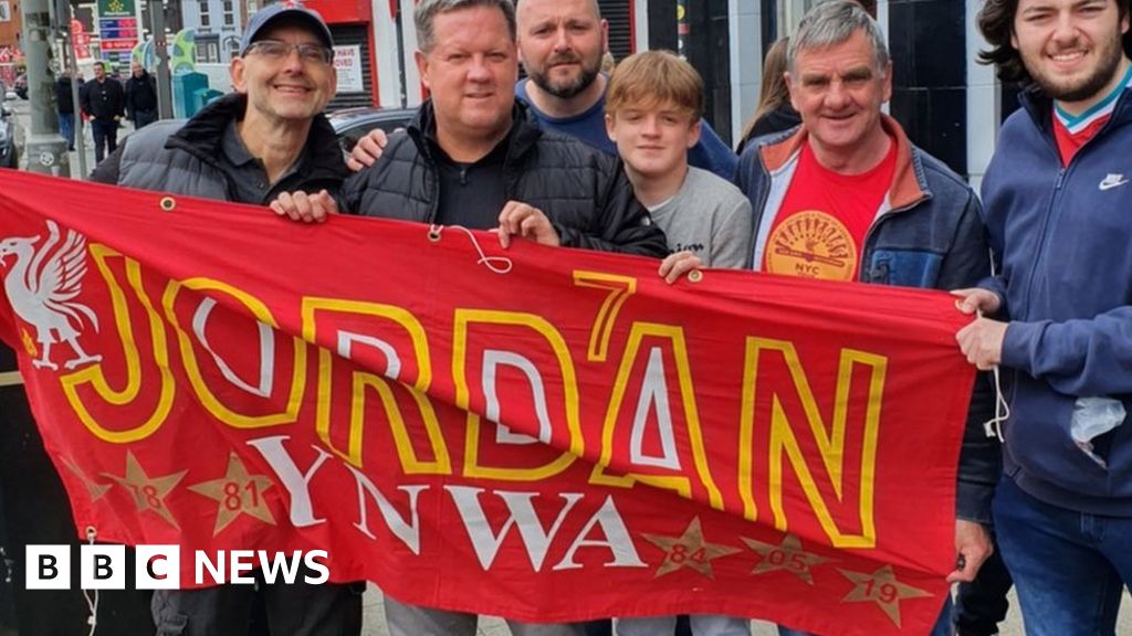 Liverpool banner for Blackpool boy killed by lightning to be donated ...