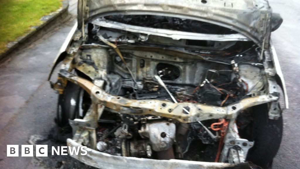 Vauxhall Corsa fires: Calls for national data sharing - BBC News