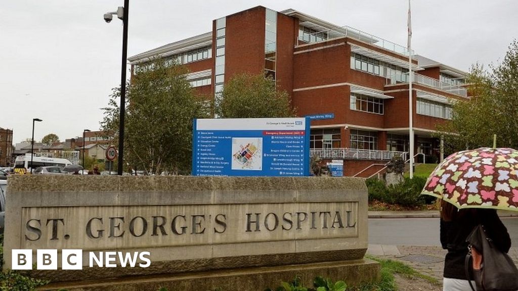St George's Hospital Tooting in £11m loss over surgeon row - BBC News