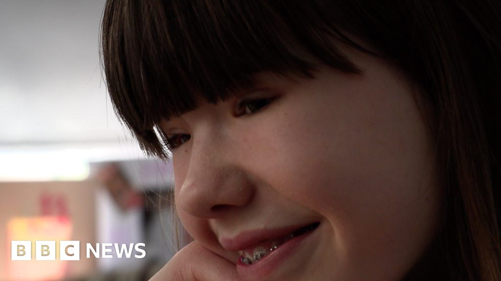 Teenager wants to raise awareness of rare eye condition - BBC News