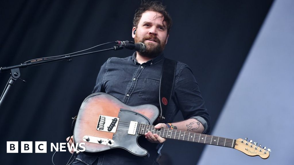 Concern for missing Frightened Rabbit singer - BBC News