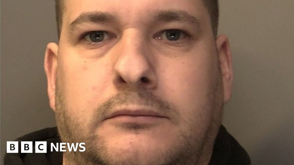 Wirral man claimed online 'master' ordered child abuse - BBC News