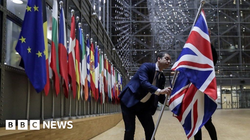 Brexit: Flags taken down in Brussels - BBC News