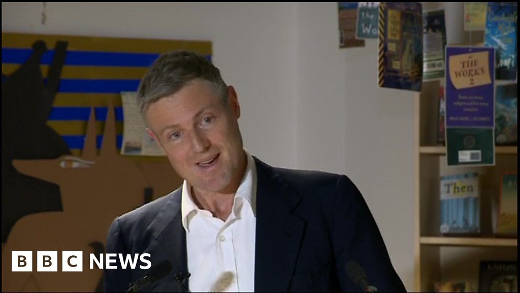 Zac Goldsmith quits as MP over Heathrow third runway - BBC News