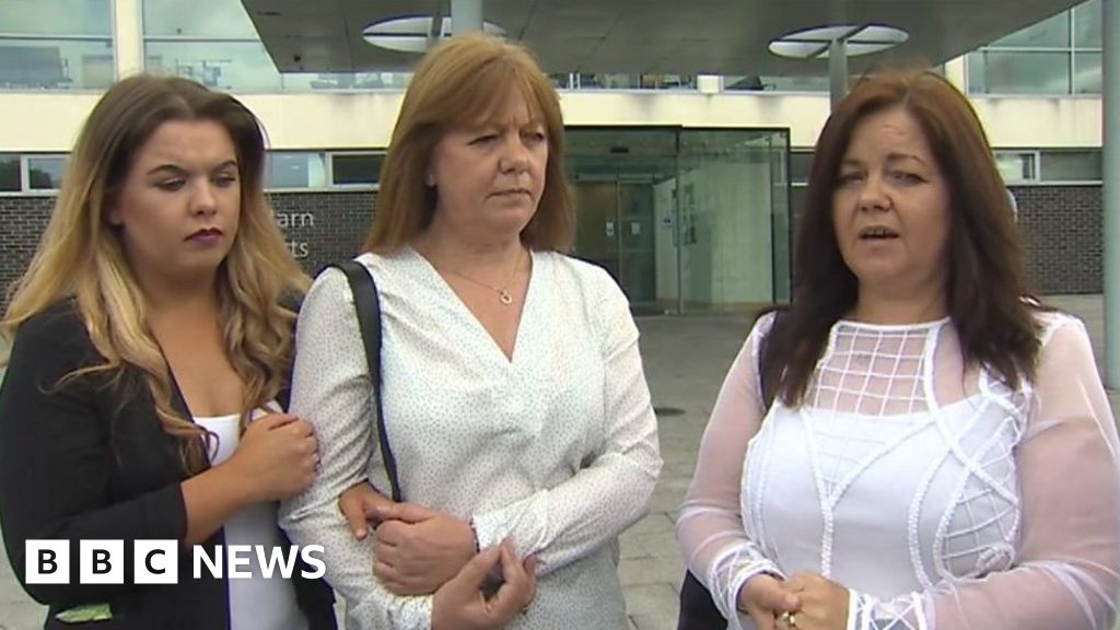 'Hefty' sentence for driver 'won't bring couple back' - BBC News