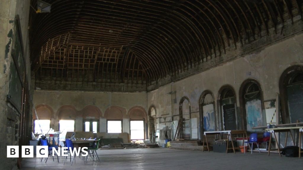 Peckham Rye station's 'lost' waiting room to re-open after 50 years ...