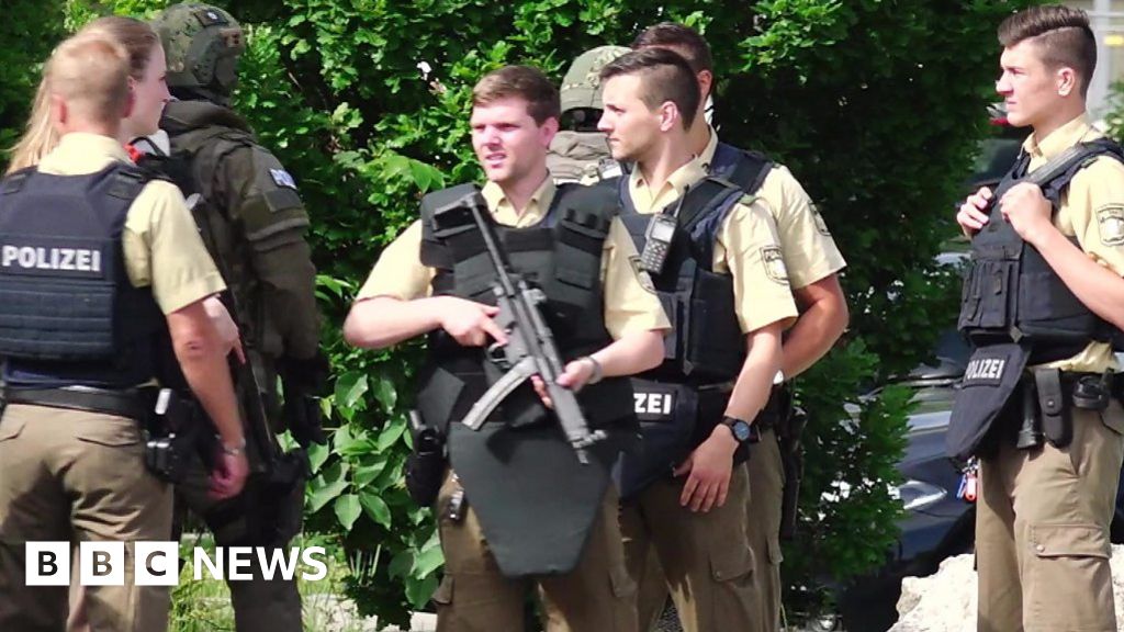 Munich rail station shooting wounds four