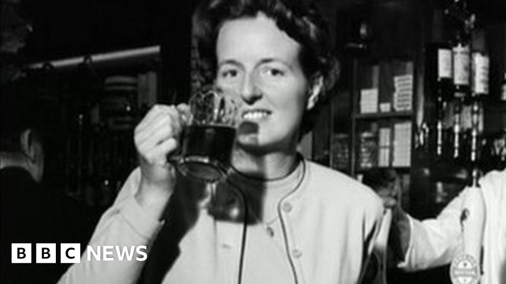 Doreen Spooner: The First Lady of Fleet Street - BBC News