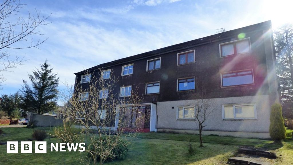 Upperton flat priced at £1 bought for £20,000 - BBC News