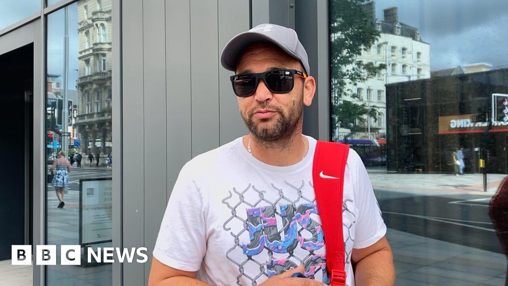 S4C: Mixed views as channel includes more English