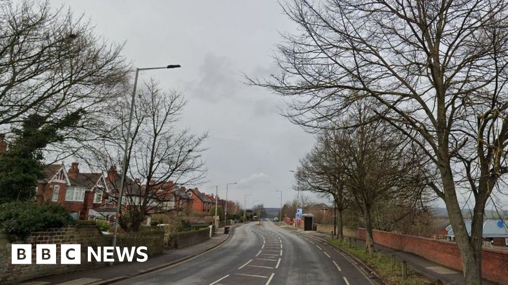 Rotherham: Boy, 10, seriously injured after being hit by car - BBC News
