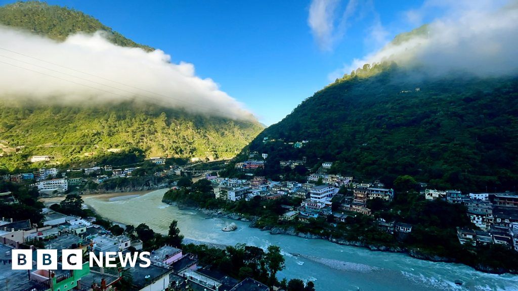 Joshimath: The scenic Indian town in danger of sinking - BBC News