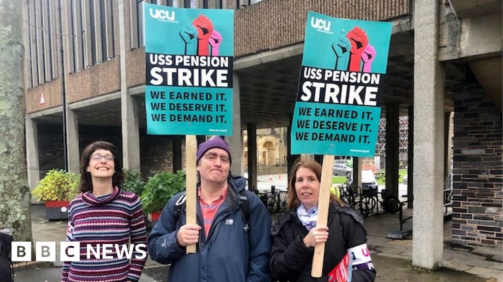 Wales university staff begin pay and pensions strike