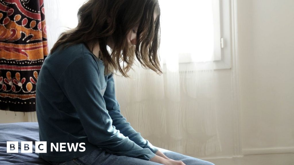Childline NI suicidal child call most days last year - BBC News