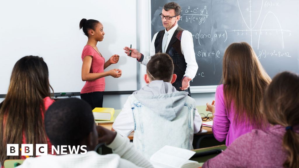 £24m fund for flexible teacher learning in Wales - BBC News