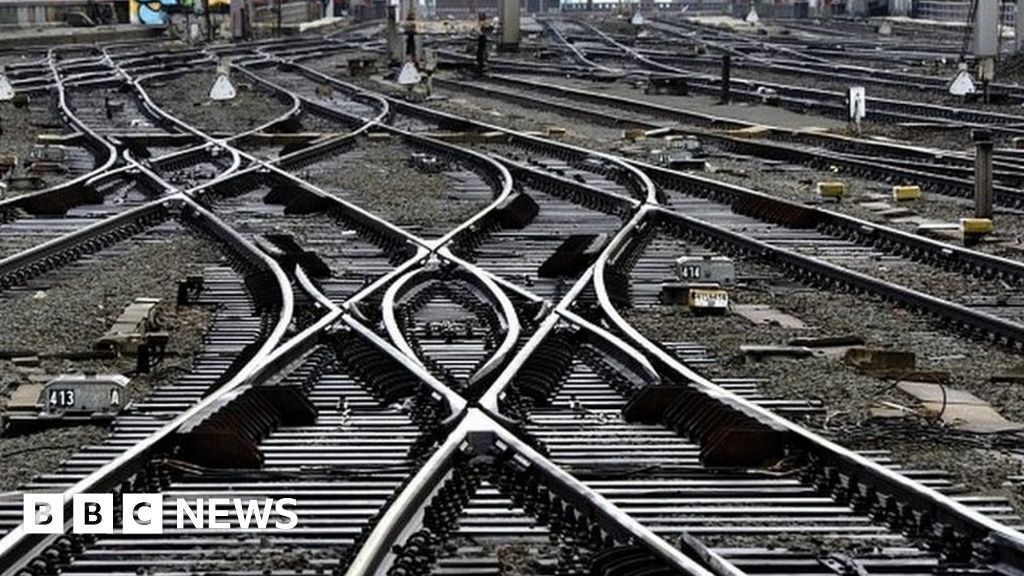 Drop in rail suicides after new Samaritans course